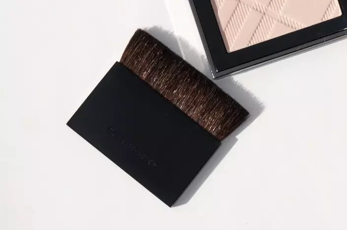 burberry compact flat angled face brush | Glambot.com - Best deals on ...